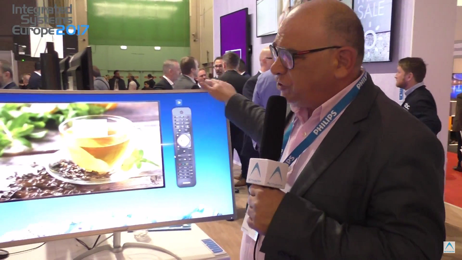 עמרי לוין חושף את המסך הקעור הגדול בעולם של פיליפס ב-ISE - AVmaster מגזין המולטימדיה